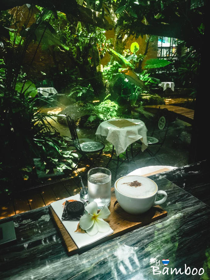 Chuen Chom Cafe'- Restaurant - Chalong - Thailand Travel Blog by Bamboo ...